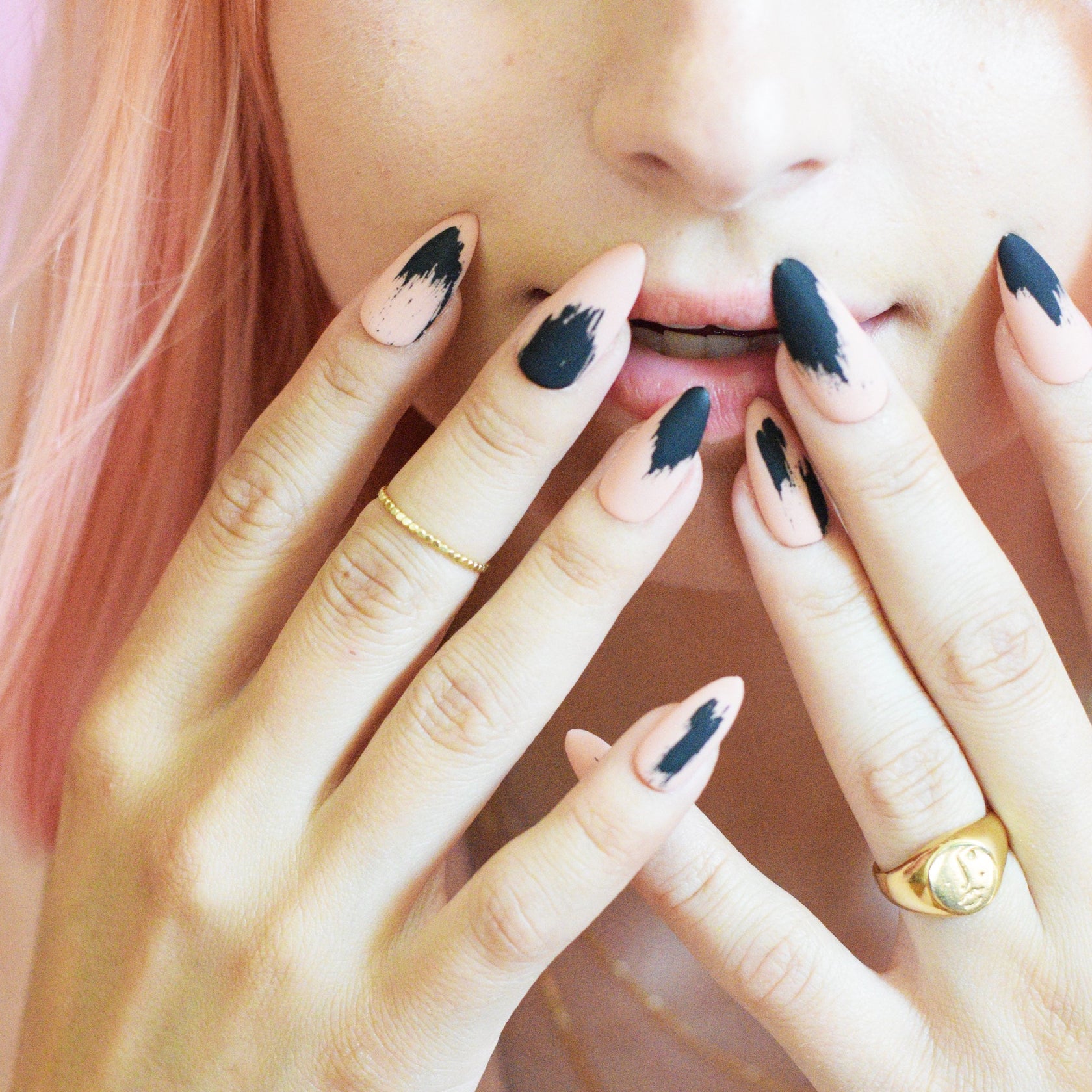 The Tom – Fingernails are Pretty